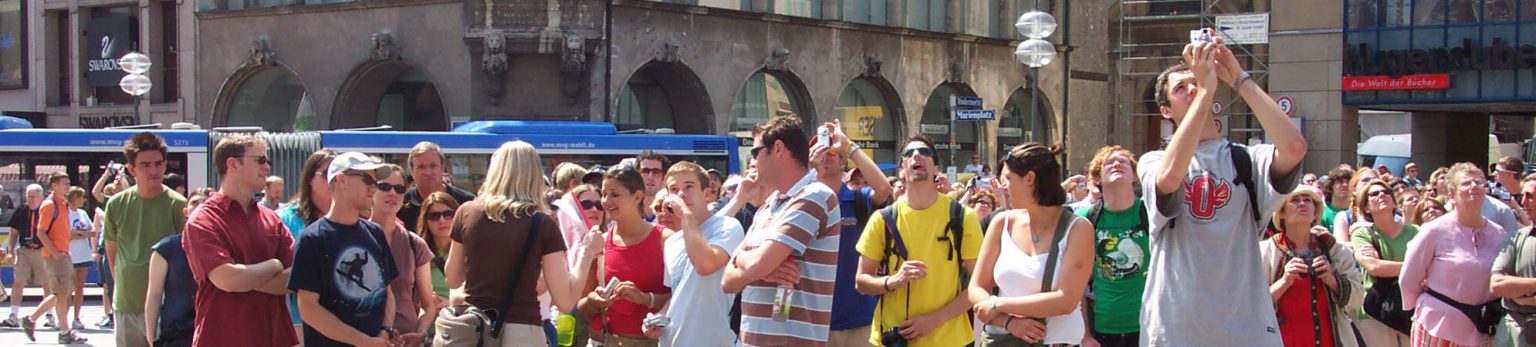 City Walk and English Garden - Munich Walk Tours